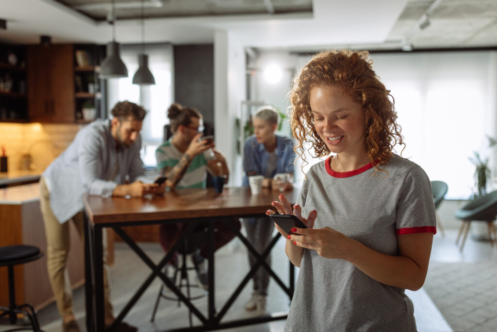 9 Ways to Help You Spend Less Time on Social Media - Flouncey